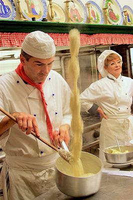 Da Venezia a Burano per bussolà e risotto di go