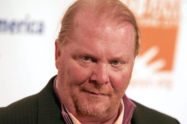 Mario Batali: lo chef si accorda con le donne che lo avevano accusato ...