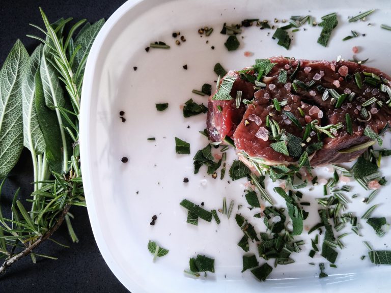 Filetto di cervo con frutti rossi e zenzero, ricetta