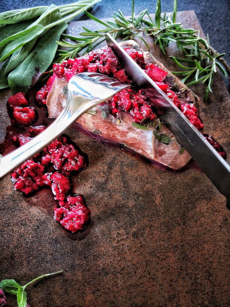 Filetto di cervo con frutti rossi e zenzero, ricetta