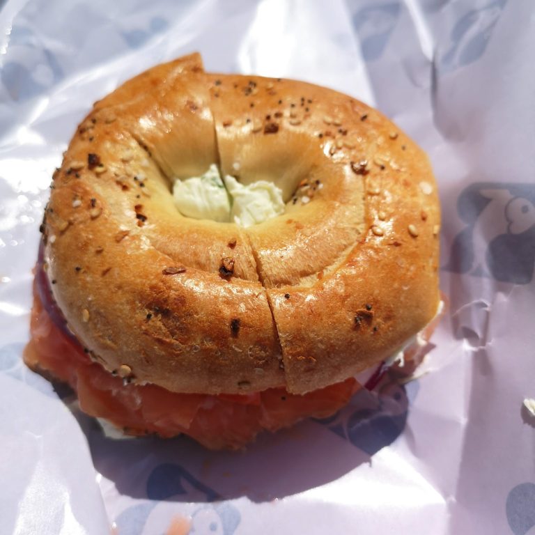 Bagel, una storia di New York: dalle origini a Russ and Daughters