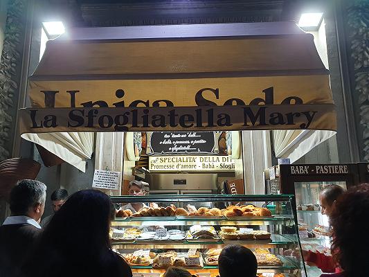 La Sfogliatella Mary a Napoli, recensione: la pasticceria di Galleria ...