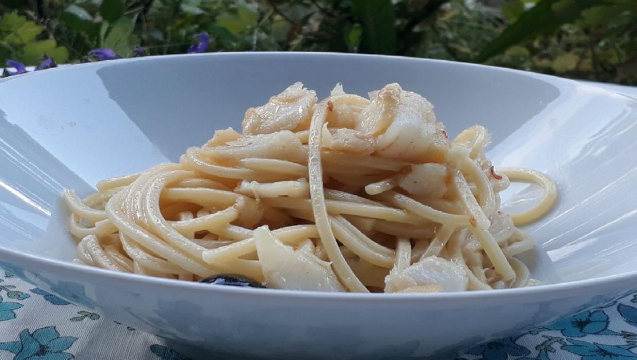 Pasta con baccalà in bianco