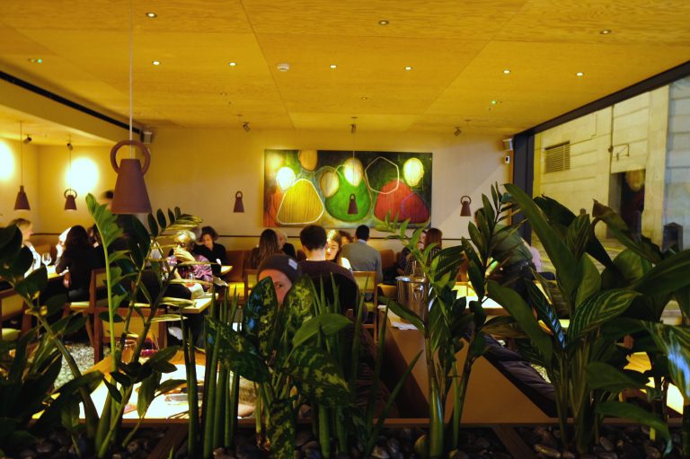 Chi è chef Jeremy Chan e com'è mangiare nel suo ristorante "estraniante"