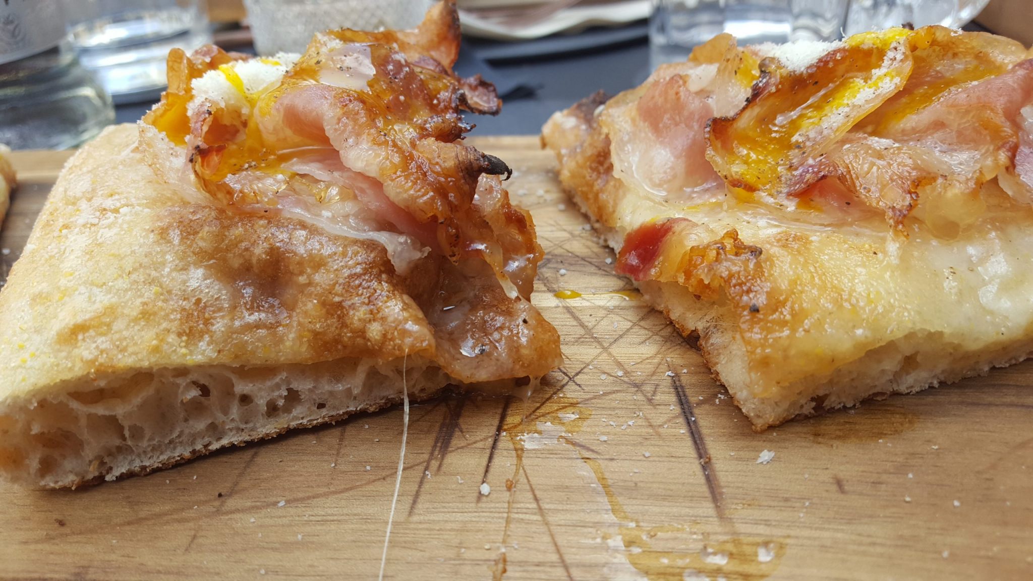 Magno, recensione della (nuova) pizza alla romana a Torino - Dissapore