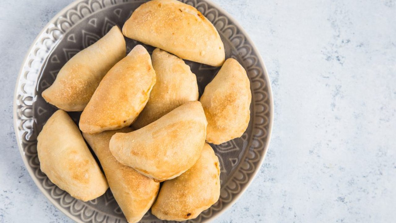 Pitoni Messinesi, lo street food siciliano con la pasta sfogliata ...