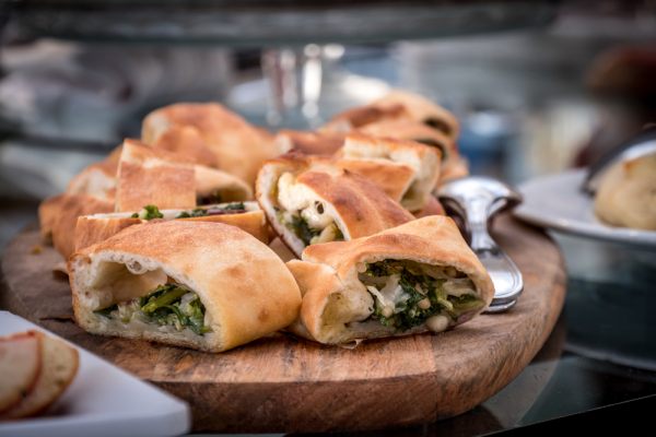 Pitoni Messinesi, lo street food siciliano con la pasta sfogliata ...