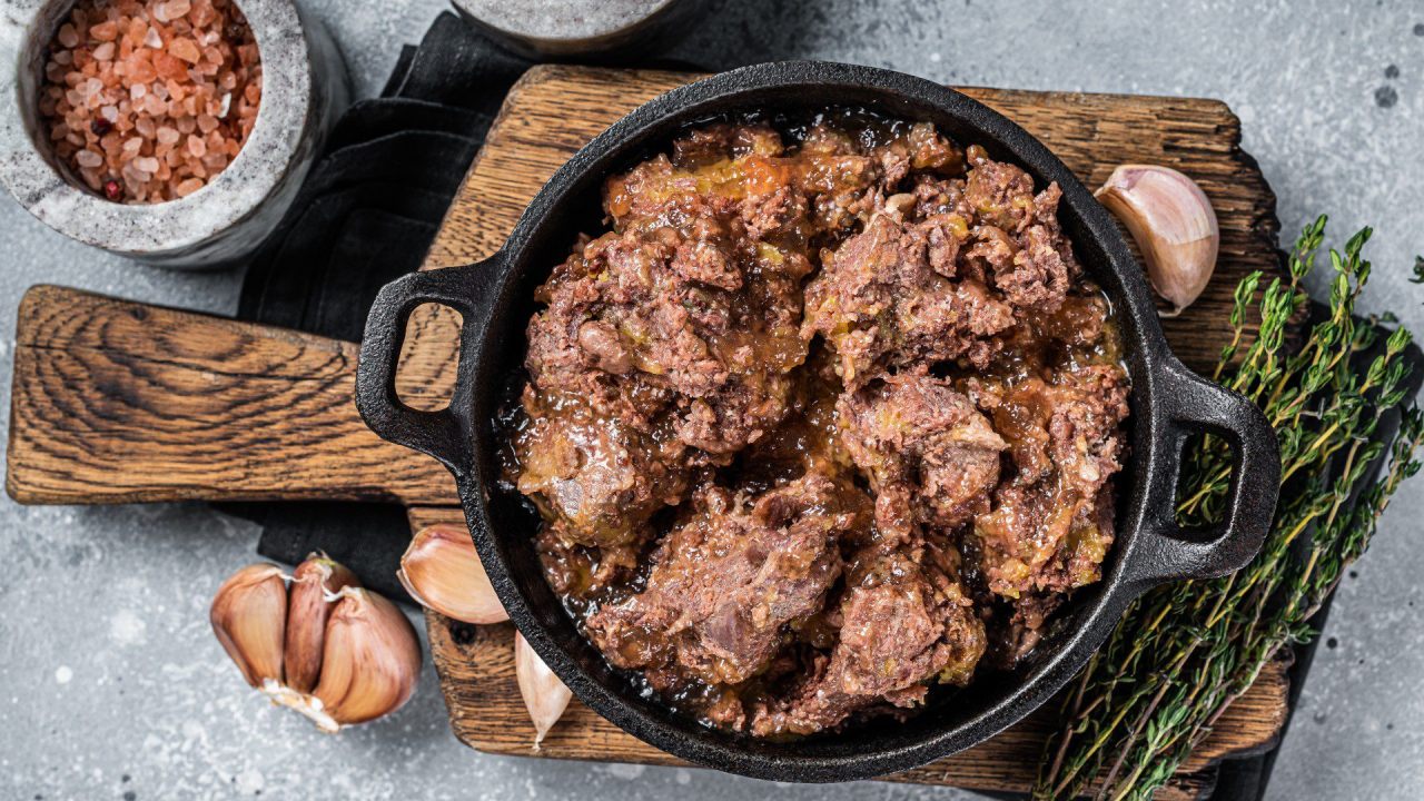 Pastissada de caval, lo stracotto di carne equina tipico di Verona ...