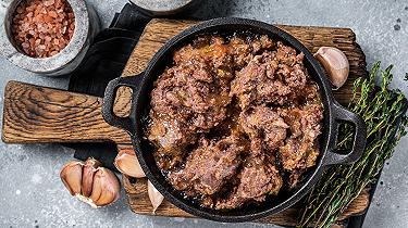 Pastissada de caval, lo stracotto di carne equina tipico di Verona ...