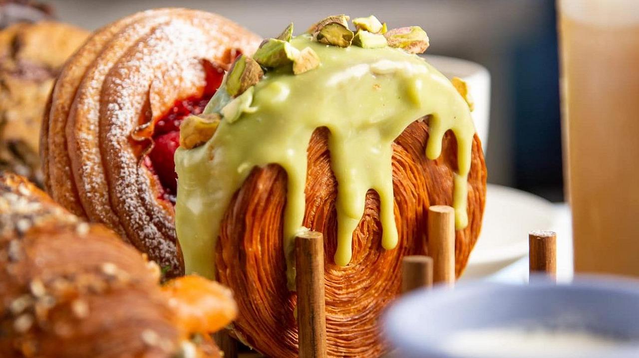 Croissant suprême: storia del croissant diventato virale sui social (ma ...