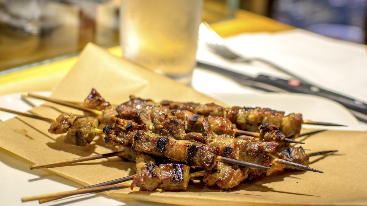Arrosticini abruzzesi, la ricetta tipica degli spiedini di castrato ...