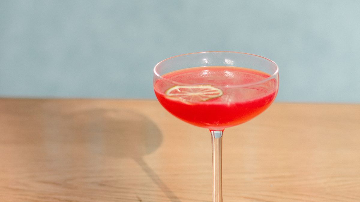 Cosmopolitan: storia del cocktail reso celebre da Sex and the City