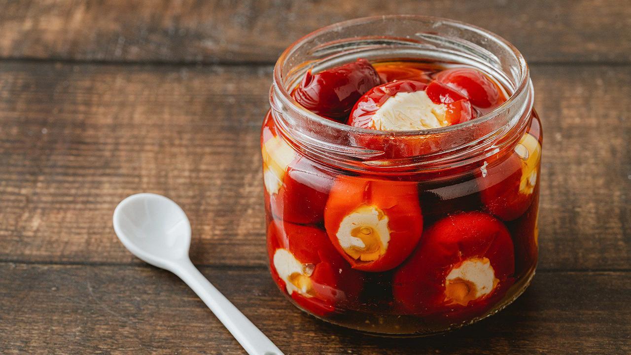 Peperoncini ripieni di tonno, la ricetta veloce e sicura