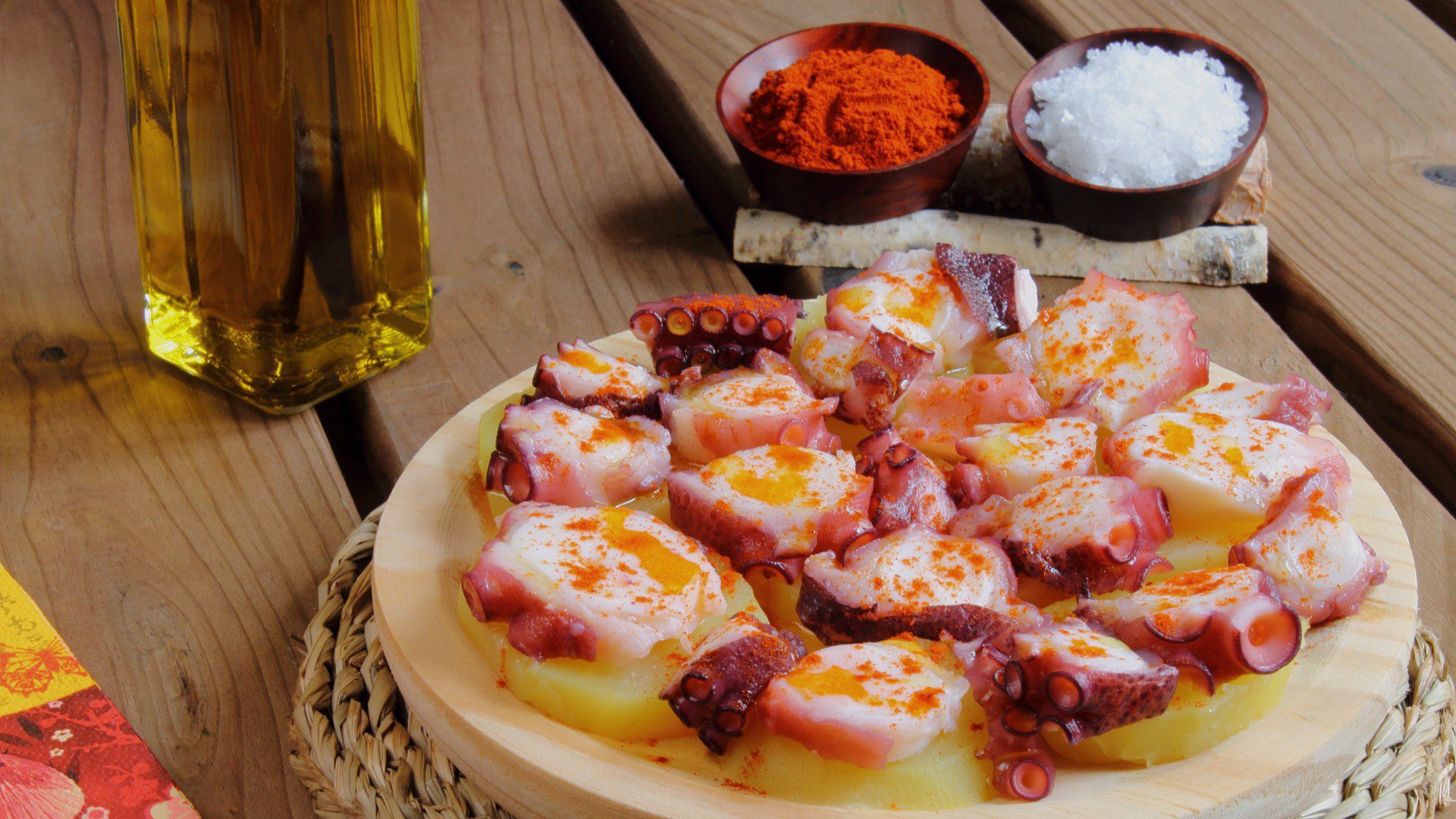 Polpo alla gallega, la ricetta spagnola del polpo con le patate
