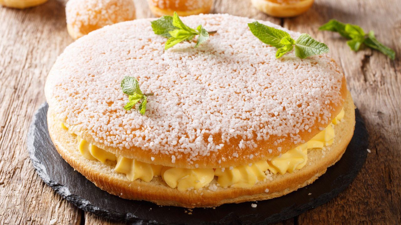 Tarte Tropezienne, la ricetta della torta con crema pasticcera