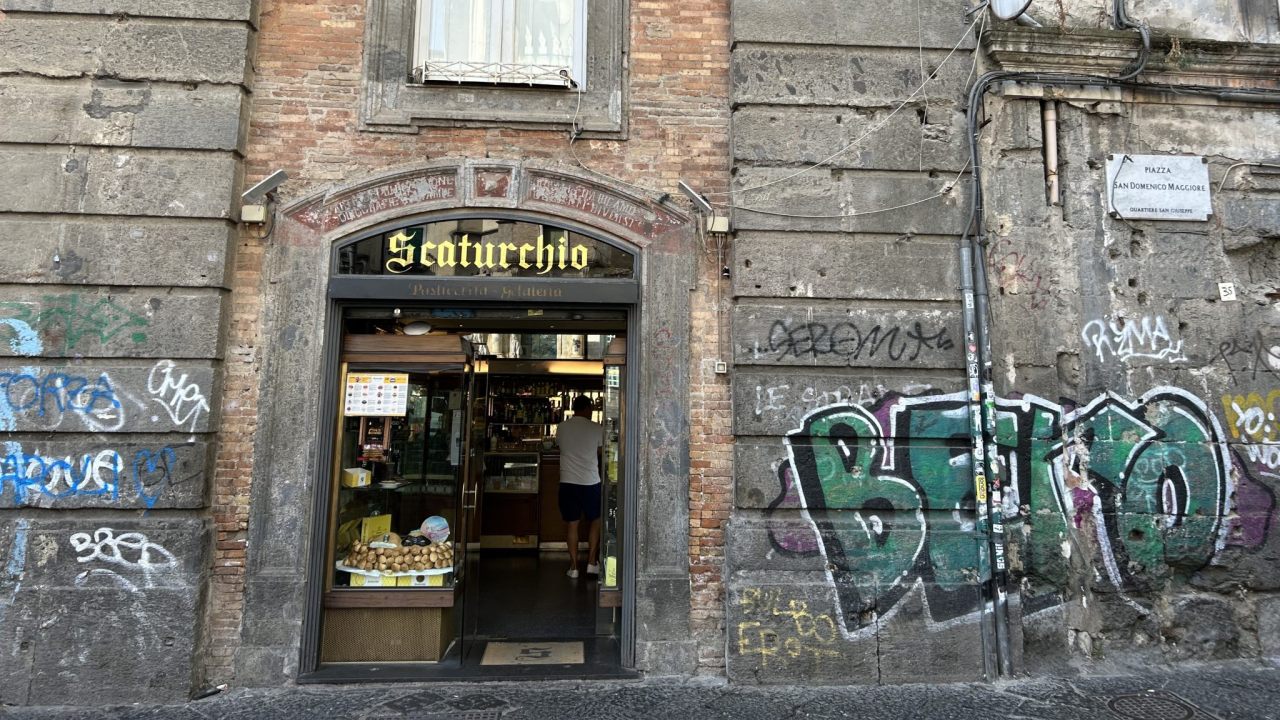 Pasticceria Scaturchio a Napoli, la recensione