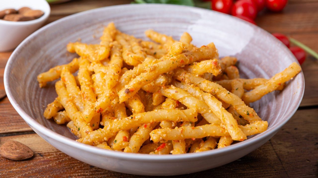 Busiate alla trapanese, una ricetta della tradizione siciliana