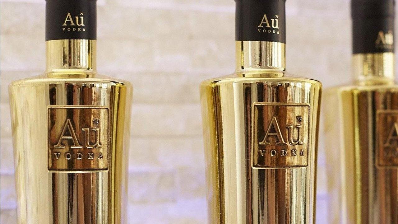 All'aeroporto di Londra è esposta la bottiglia di vodka più grande al mondo