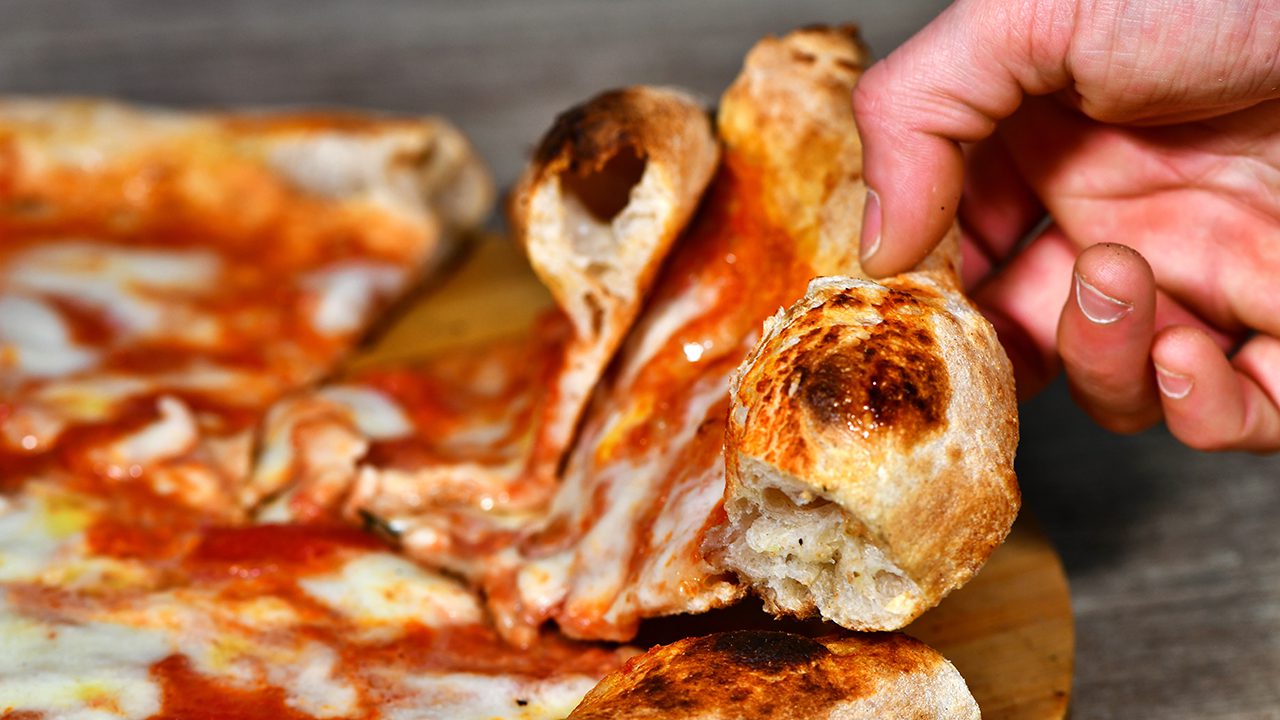 L’incredibile differenza di prezzo di una pizza Margherita al Nord e al ...