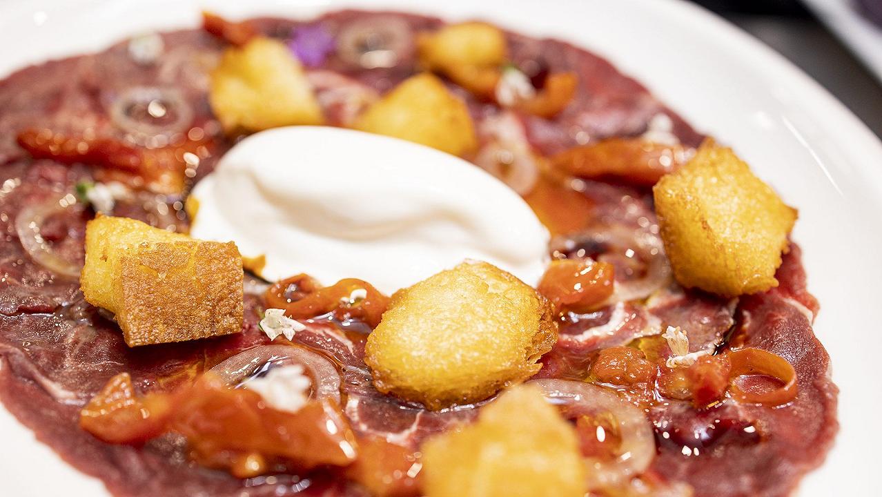 Cos'è l'abbamele, antichissimo oro nero sardo perfetto per i piatti di oggi